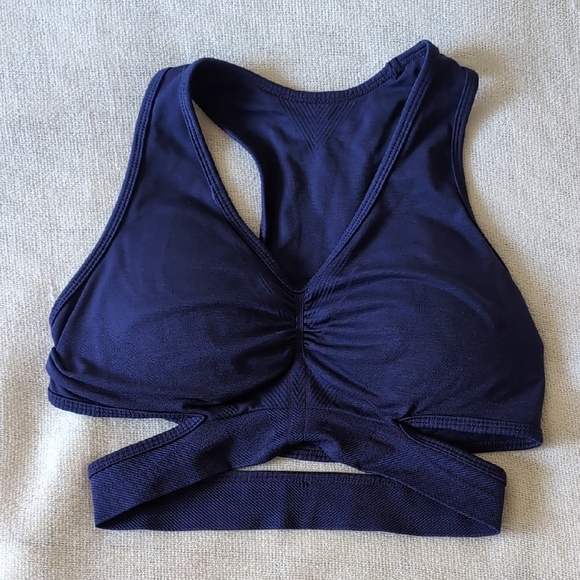 Alphalete | Intimates & Sleepwear | Alphalete Stratus Bra Medium | Poshmark